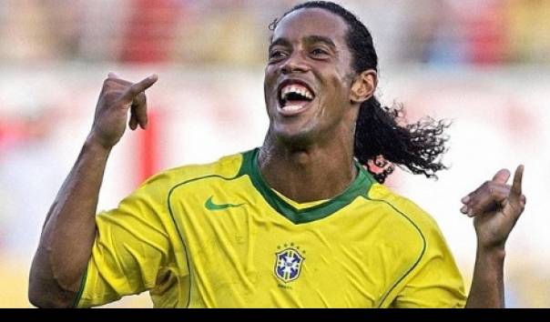 Besok Ronaldinho Tiba di Indonesia, Berikut Jadwal Lengkapnya