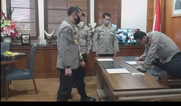 Awi Setiono Resmi Jabat Karo Penmas Divisi Humas Mabes Polri Gantikan ...