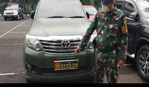 Klarifikasi Puspom TNI AD Soal Warga Sipil Pakai Mobil Dinas Militer