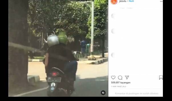 Viral Motor Berpelat 'RI-1' Berkendara Menggunakan Helm Bentuk Tabung Gas dan Teko