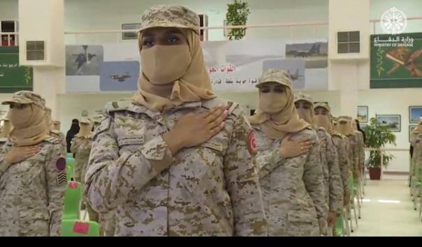 Arab Saudi Kini Resmi Punya Tentara Perempuan, Lulusan 14 Minggu ...
