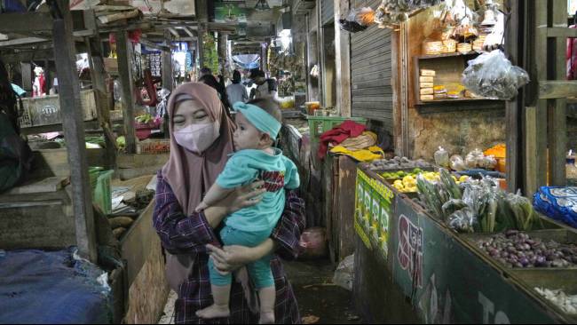 Hampir 4 dari 100 Orang Positif Covid-19 di Indonesia, Istana: Maskeran ...