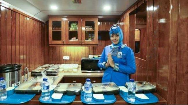 Ada Lowongan Kerja Customer Service On Train di KAI Wisata untuk SMA ...