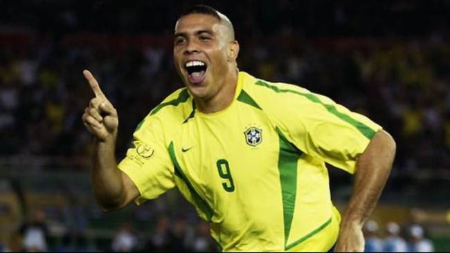 Ronaldo 'Botak' Masih Jadi Peraih Ballon d'Or Termuda pada Usia 21 ...