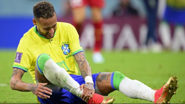 Cedera Engkel, Neymar Dipastikan Absen di Sisa Laga Penyisihan Grup Piala Dunia 2022