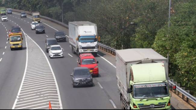 Mulai Siang Ini, Truk Dilarang Masuk Jalan Tol dan Sejumlah Jalan ...