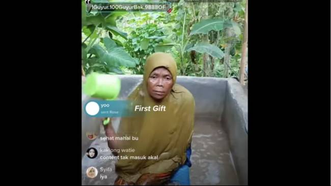 Bukan UU ITE, Kemenkominfo Pakai Hal Ini untuk Hapus Konten Ngemis Online Mandi Lumpur