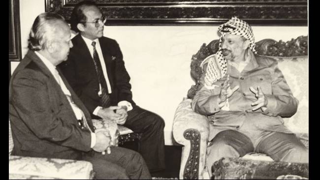 Ketika Yasser Arafat Diangkat Jadi Ketua PLO, Hubungan Selalu Dekat ...