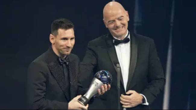 Lionel Messi Kembali Jadi Pemain Terbaik FIFA 2022, Kalahkan Benzema dan Mbappe