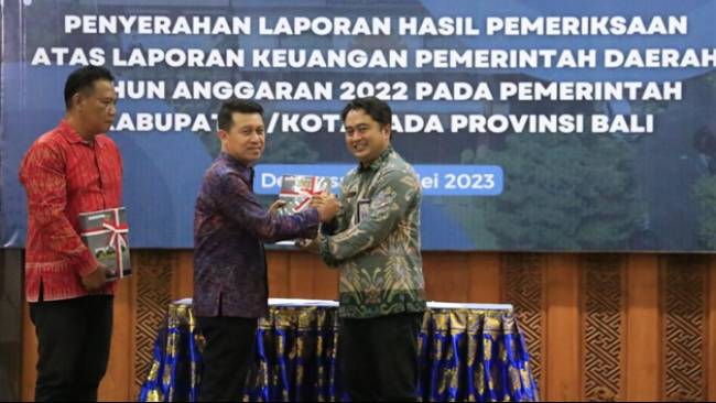 Terima Laporan LKPD Tahun 2022, Klungkung Raih Opini WTP