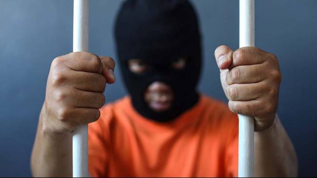 5 Pimpinan Kpu Kepulauan Aru Maluku Ditahan Kejaksaan Atas Dugaan Korupsi