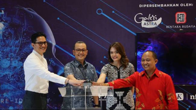 Kompas Gramedia-Astra Tampilkan Pameran Seni Rupa dan Teknologi Digital RE-IDENTIFY