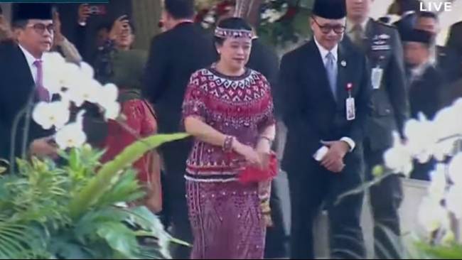 Puan Kenakan Baju Adat Kalimantan Barat di Sidang Tahunan MPR, Megawati Pakai Kebaya Merah Putih