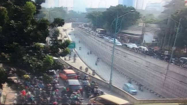 Keluhan Pengguna Jalan yang terjebak Macet Imbas Rekayasa Lalu Lintas Pengamanan KTT ASEAN