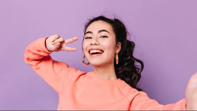 Ternyata Pemilik 5 Zodiak ini Dikenal Sebagai Orang yang Populer ...