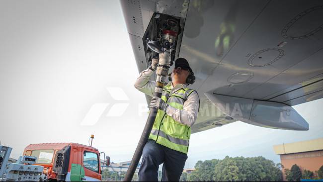 Bahan Bakar Pesawat dari Minyak Inti Sawit Buatan Pertamina Sukses ...