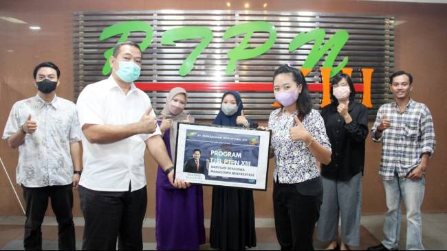 Melalui PTPN XIII, Holding Perkebunan Serahkan Beasiswa kepada ...