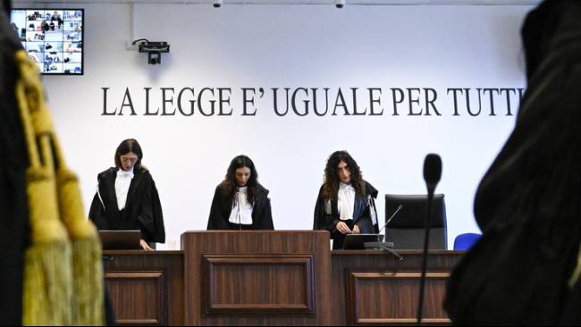 Adili Mafia Ndrangheta, Hakim Italia Jatuhkan Hukuman Total 2.100 Tahun ...