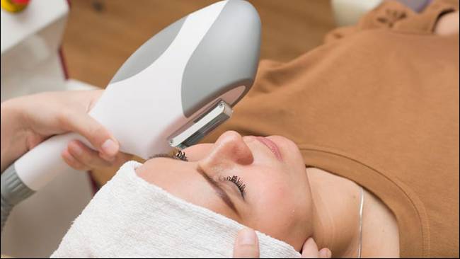 Eva Mulia Hadirkan Rangkaian Perawatan Kulit dengan IPL untuk Wajah Glowing