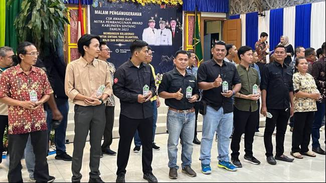 Solidaridad Raih Penghargaan Mitra Pembangunan Kabupaten Sintang 2023