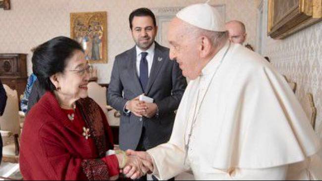 Bu Mega dan Paus Fransiskus