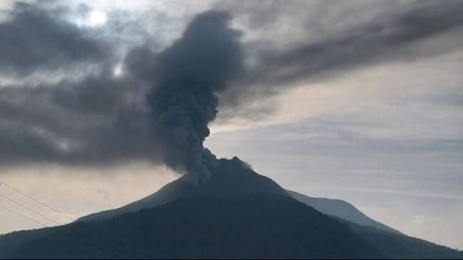 Gunung Lewotobi Laki-laki di Flores Timur Kembali Erupsi Pagi Ini, Warga Diimbau Jauhi Radius 2 Km