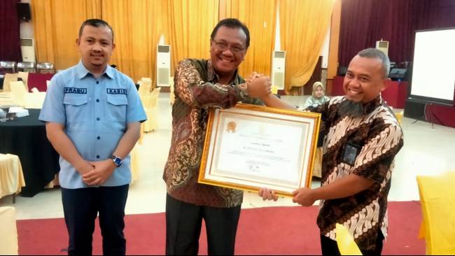 PLN UP3 Palembang Terima Penghargaan Atas Kontributor PPJ Terbaik 2023