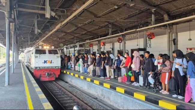 Asyik! Libur Isra Mikraj dan Tahun Baru Imlek 2024, KAI Tambah 10 Perjalanan Kereta Jarak Jauh