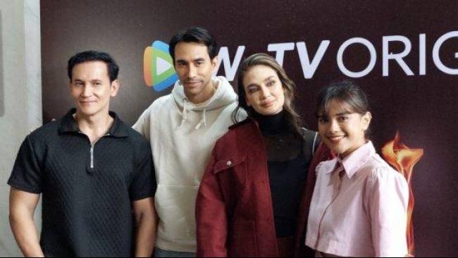 Banyak Adegan Intim di Series "Main Api", Darius Sinathrya dan Audi ...