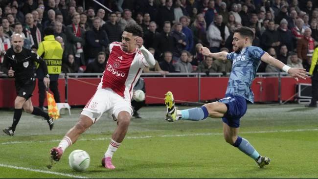 Profil Tristan Gooijer, Bek Ajax Amsterdam yang Masuk Radar ...