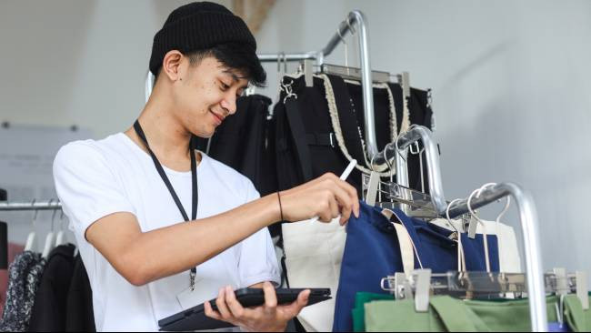 Strategi Clothing Brand: Menyampaikan Cerita dan Identitas Merek Secara ...