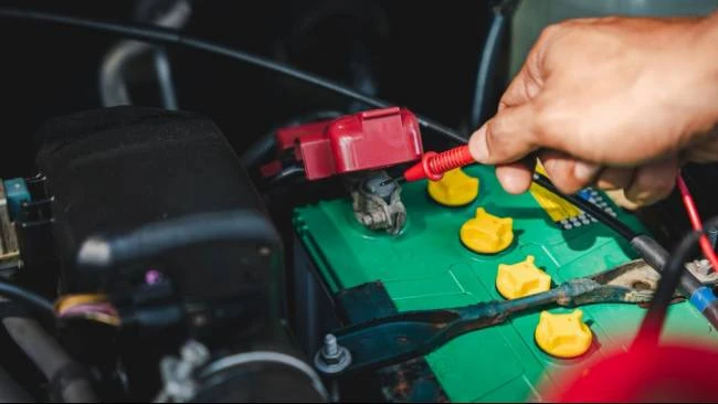 Cara Cek Kondisi Aki Mobil yang Melemah, Ini Tanda-Tandanya