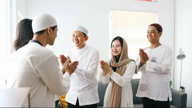 8 Adab Bertamu sesuai Ajaran Islam, Ada Apa Saja?