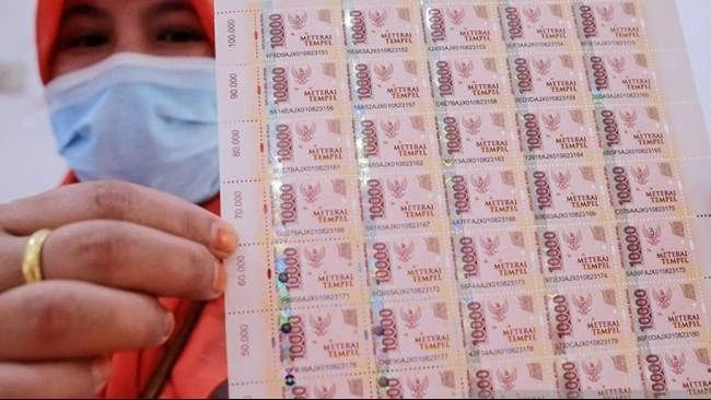 Cara Benar Tanda Tangan di Atas Meterai Tempel, Wajib Tahu Aturannya!