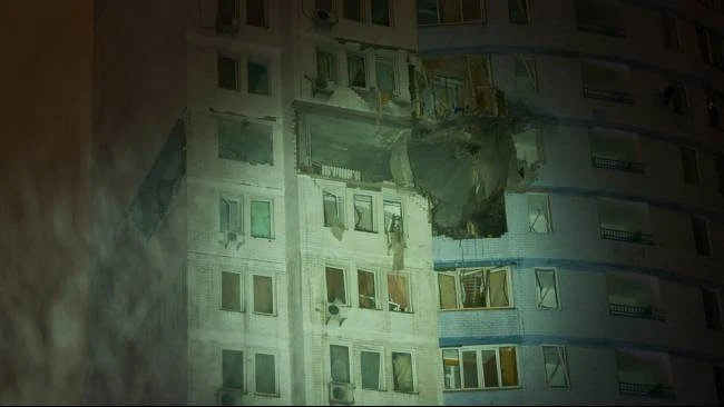 Balas Rudal Hipersonik Moskow, Drone Ukraina Bakar Depot Minyak Rusia