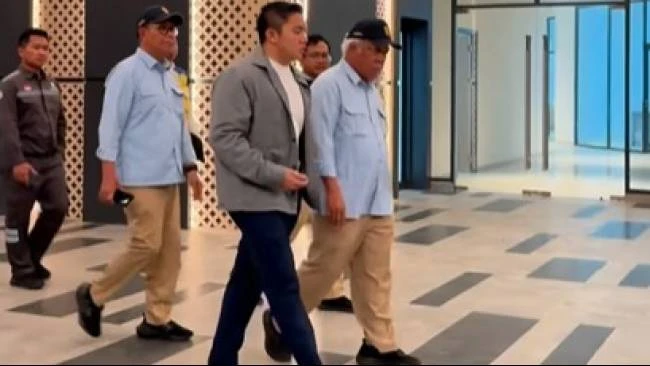 Basuki Hadimuljono Temani Seskab Teddy Keliling IKN: Kunjungi Istana ...