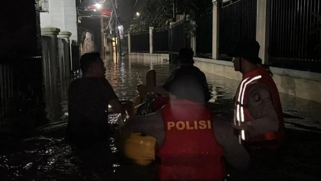 Kali Meluap, Banjir Rendam 46 RT di Jakarta Timur