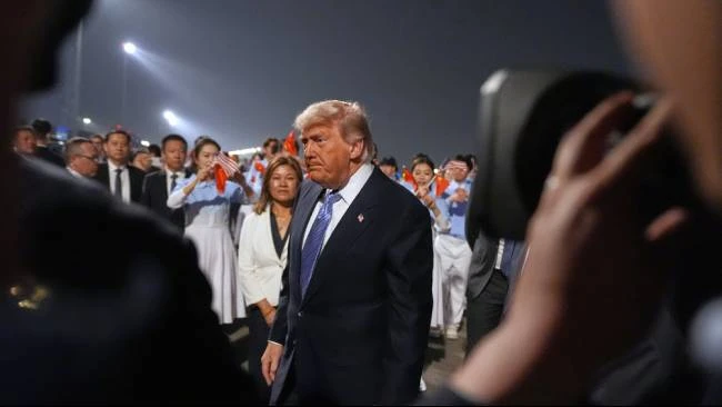 Trump Serukan Iran dan Israel Segera Stop Saling Tembakkan Rudal