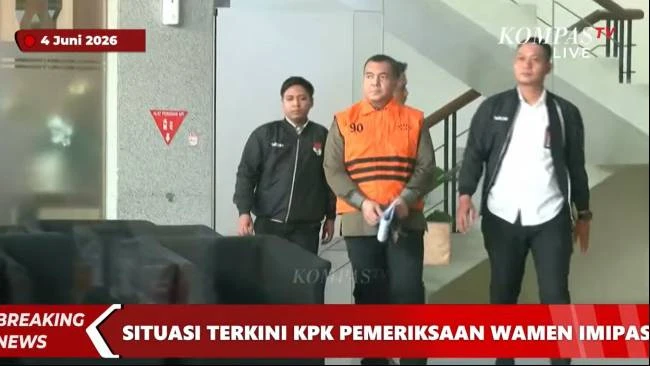 Silmy Karim Kenakan Rompi Oranye KPK, Digiring ke Mobil Tahanan