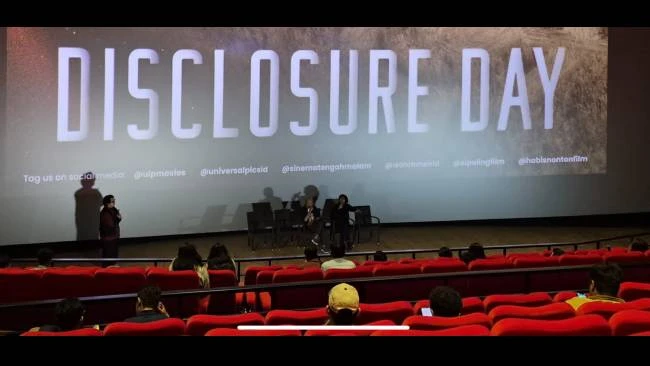 Membongkar Teori Ilmiah dalam Film Disclosure Day, Metafora ...